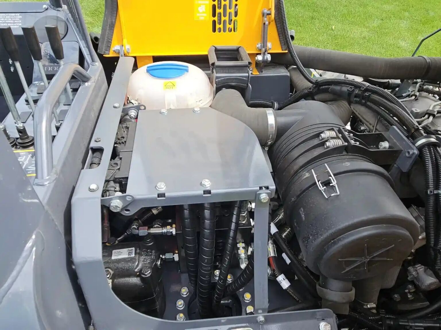 2024_loadmac_855_2-way_j | Equipment Remarketing Blog